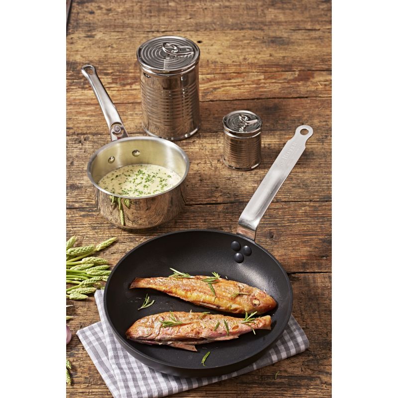 Poêle au revêtement antiadhésif – Gamme « Choc Intense » de Buyer ...